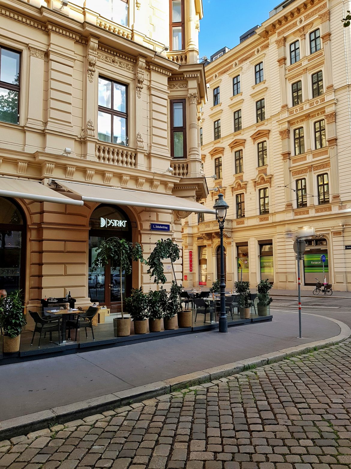 7 Things to know about the DSTRIKT Steakhouse - The Ritz-Carlton ...