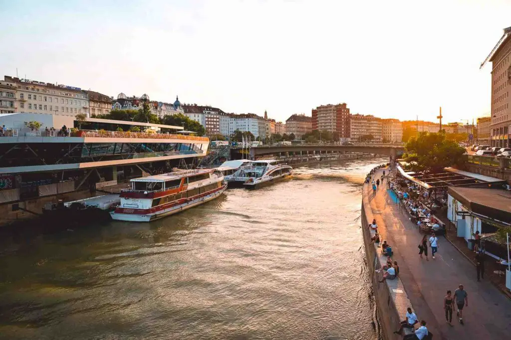 Best Restaurants in Vienna with a waterfront view - The Vienna BLOG